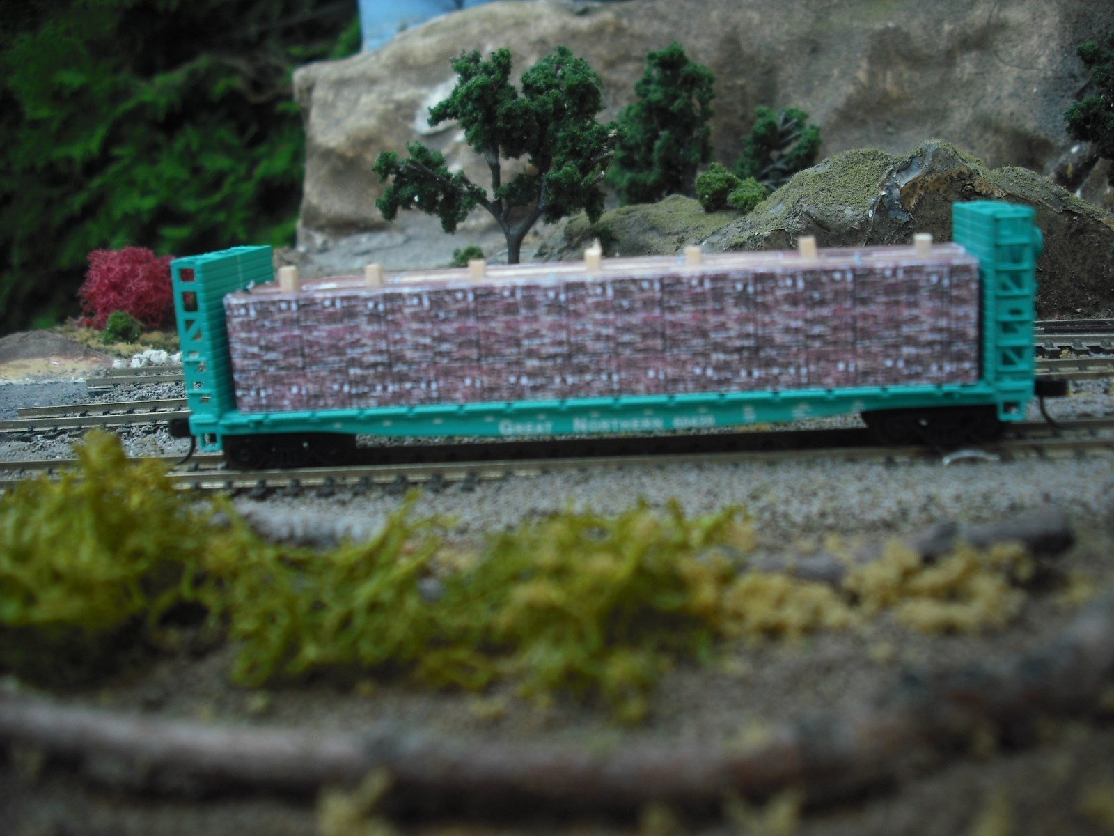 N Scale Load for 47 ft Bulkhead Flat Car 2 for 1 Cedar Shingles | eBay