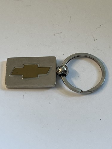 VINTAGE 🇺🇸 COOL METAL”BOWTIE” CHEVY CAR KEYCHAIN /KEYRING / KEYFOB 👀 ...