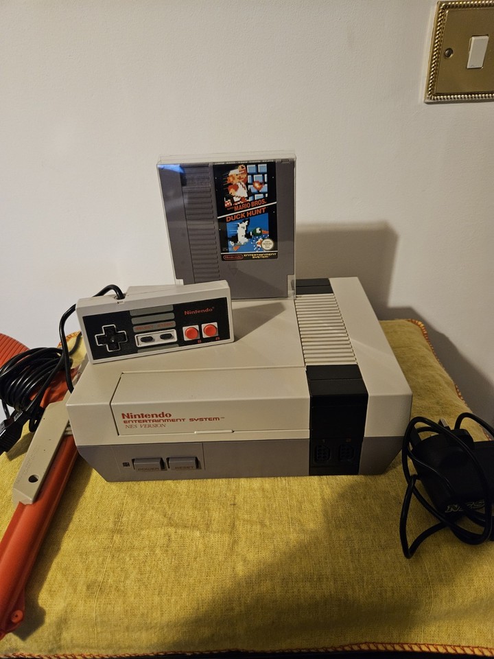 Nintendo Entertainment System NES Console, Game ,Controller and light ...
