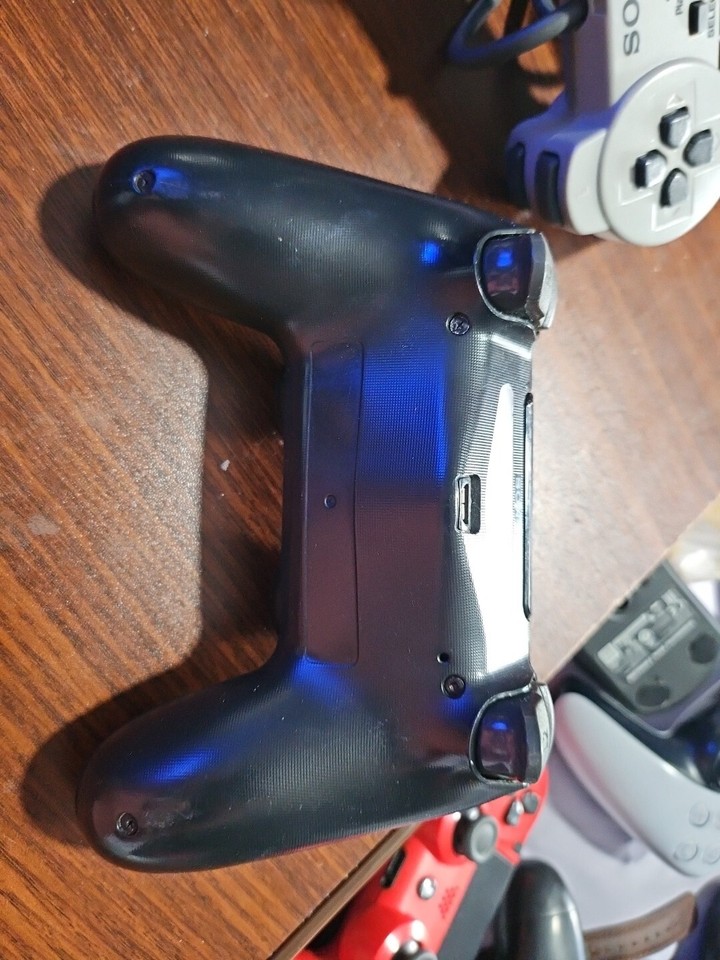 Black Sony PS4 Dualshock 4 Controller | eBay