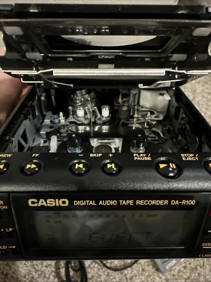 CASIO DA-R100 DAT Portable Recorder Player Very Rare With Accessories ...