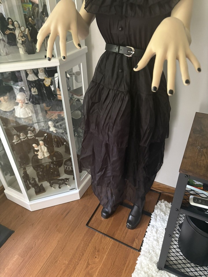 5ft Wednesday Raven Dance Animatronic Animated Doll Addams Family Lowes ...