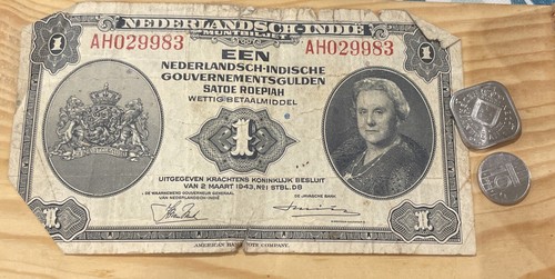 1943 NETHERLANDS EAST INDIES DUTCH INDONESIA 1 GUILDER BANKNOTE With 2 ...