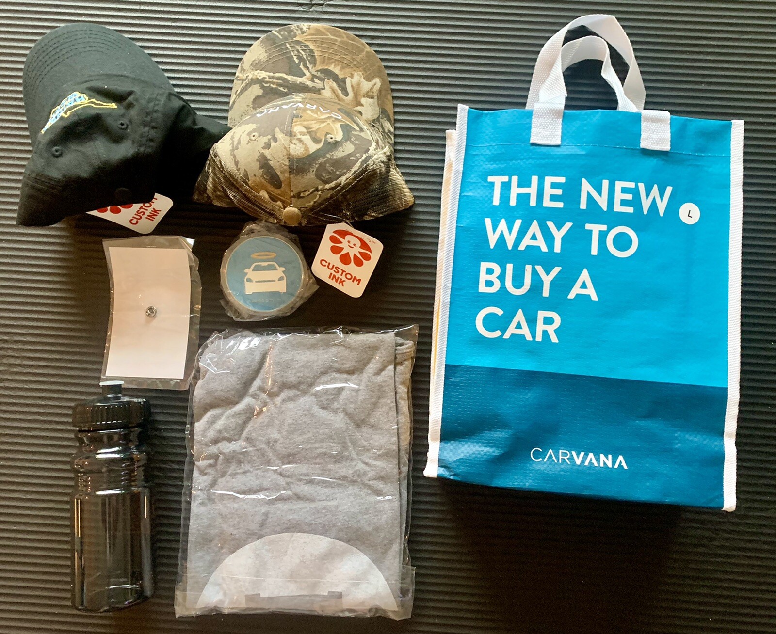 Carvana Swag: Vending Coin, 2 Hats, Pin, T-shirt L Including Bag All ...