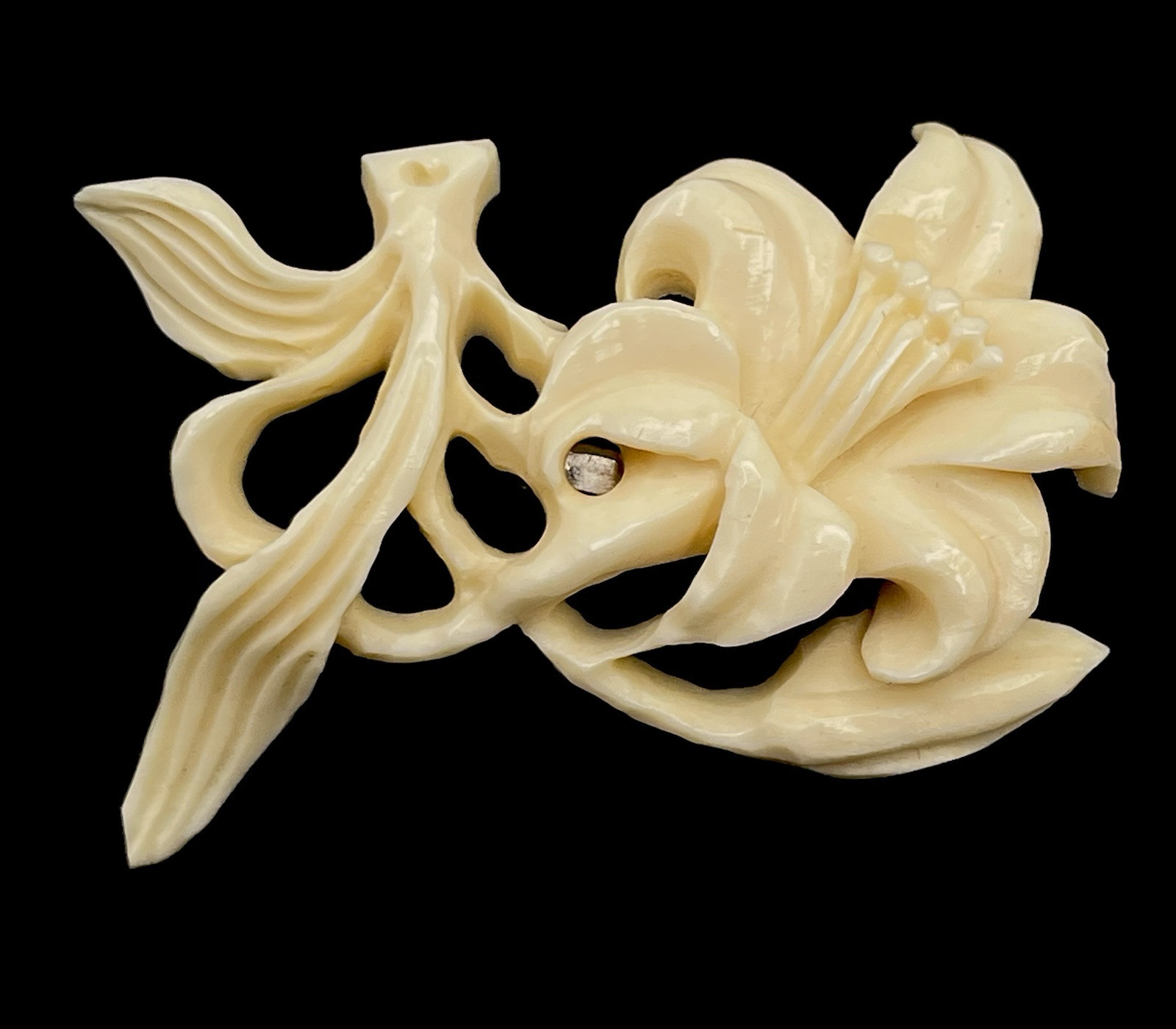 Antique Hand Carved Bovine Bone Floral Flower Brooch … - Gem