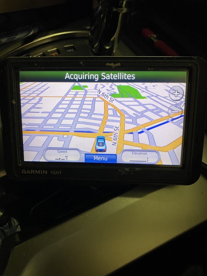 Garmin nüvi 755T GPS Lifetime Map w/ Traffic Cord 2, Dash Mount, Case ...