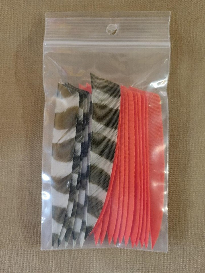 Trueflight 4" Shield Cut Combo Pack LW or RW Feathers - 12 Solid/ 6 ...