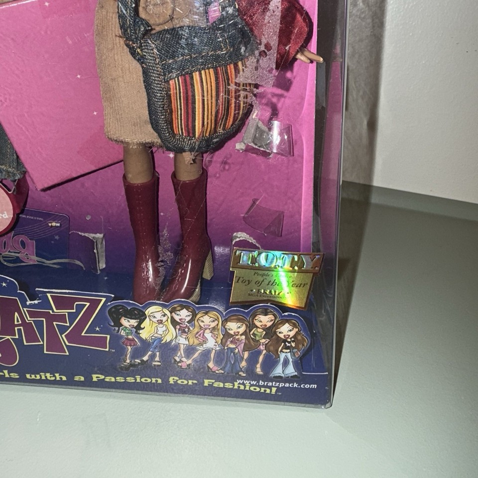 BRATZ THE FUNK OUT! COLLECTION NEVRA, COLLECTIBLE CARD INSIDE - OPEN ...