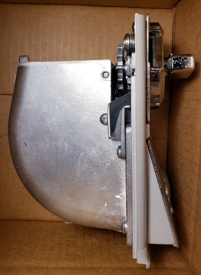 BEAVER VENDING MACHINE $.50 COIN MECH AND DROP CHUTE ASSEMBLY--PARTS--2 ...