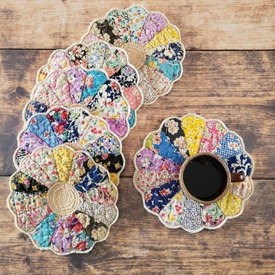 Dresden Plate Quilted Hot Pads- Vintage decor- Handmade Hot pads- Mug ...