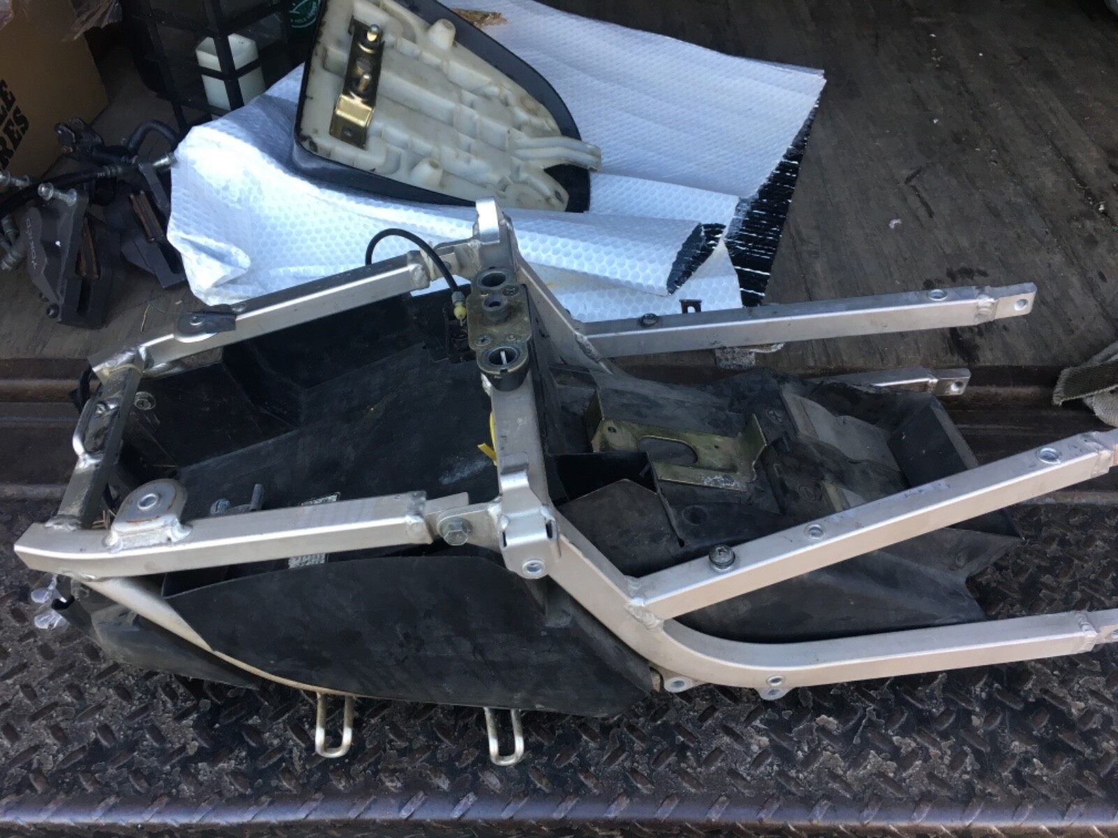 1996-1999 Suzuki GSXR 600 750 SRAD Rear Back Tail Sub Frame Subframe 96 ...