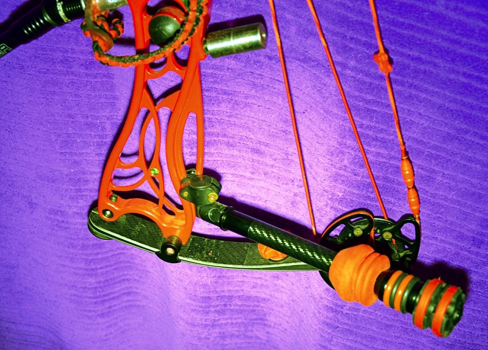 Rytera Archery Alien Nemesis RH Bow 50-60 LBS 28”DL *Setup 3D Target ...