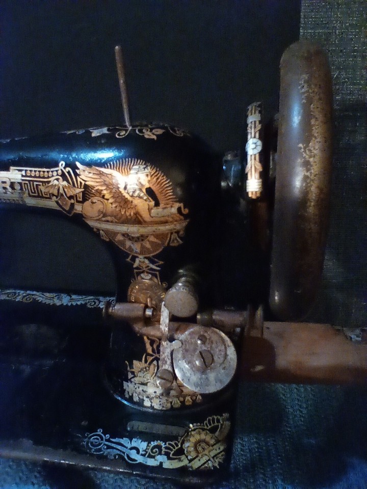 Antique 1892 Singer Sphinx model 27 Sewing Machine* Read Description ...