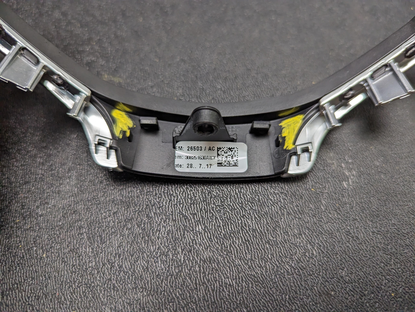 Steering Wheel Switch Bezel & Lower Cover 2018 BMW X1 32306872558 2016 ...