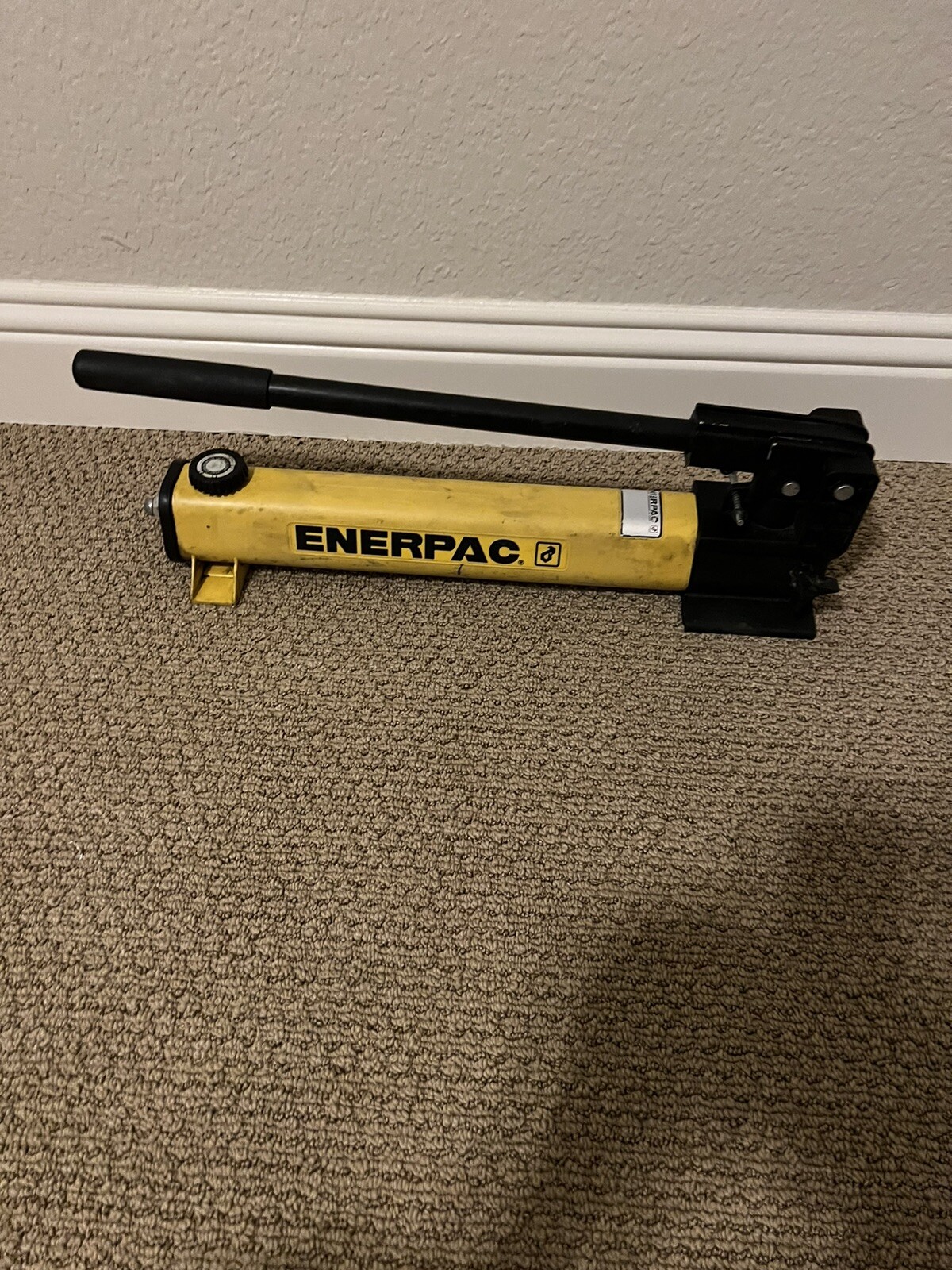 Enerpac P391 Single Speed Lightweight Hydraulic Hand Pump - Black ...