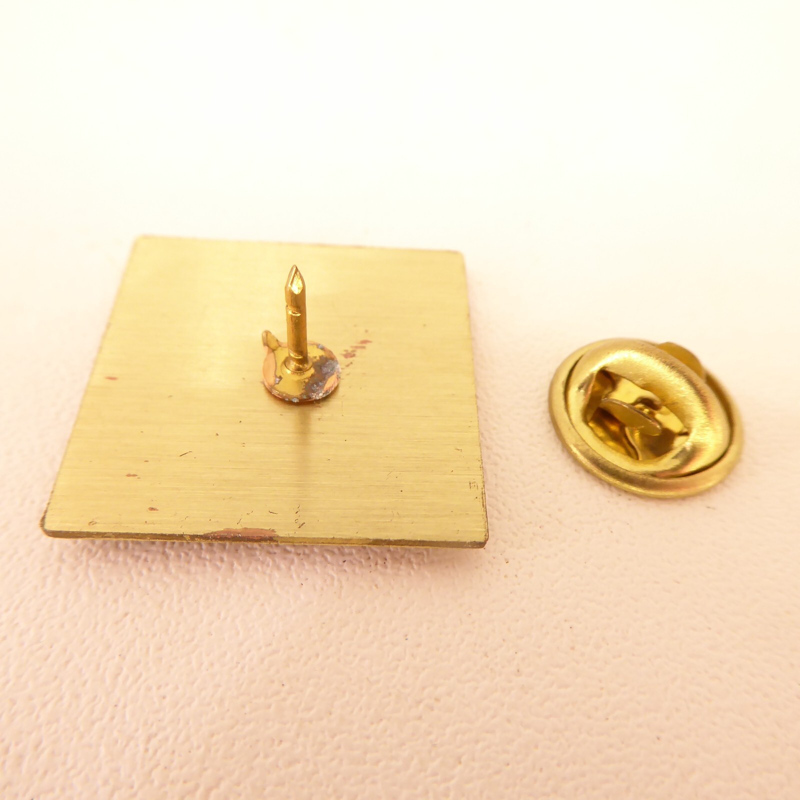 Pin's Pins Badge Pin - IBM - OS/2 - SYSTEME D'EXPLOITATION -ORDINATEUR ...