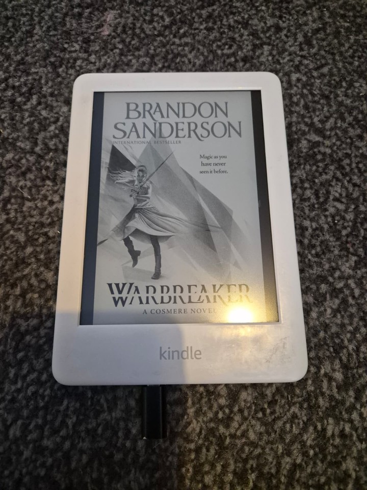 Amazon Kindle 8th Generation (2016, Basic, 6" E-Reader, White, Wi-Fi ...