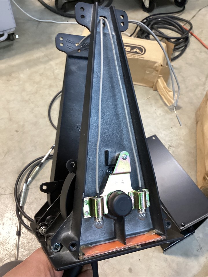 Buyers B Series dual push botton handle pto/hoist control w/tower ...