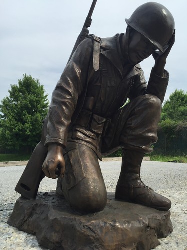 BRONZE SOLDIER Praying kneeling Life Size Helmet Rifle Boots Fallen ...