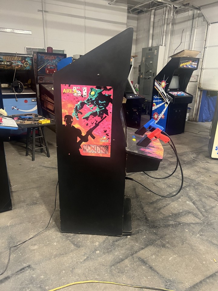 AREA 51 & MAX FORCE ARCADE MACHINE by ATARI 1995 (Excellent Condition ...