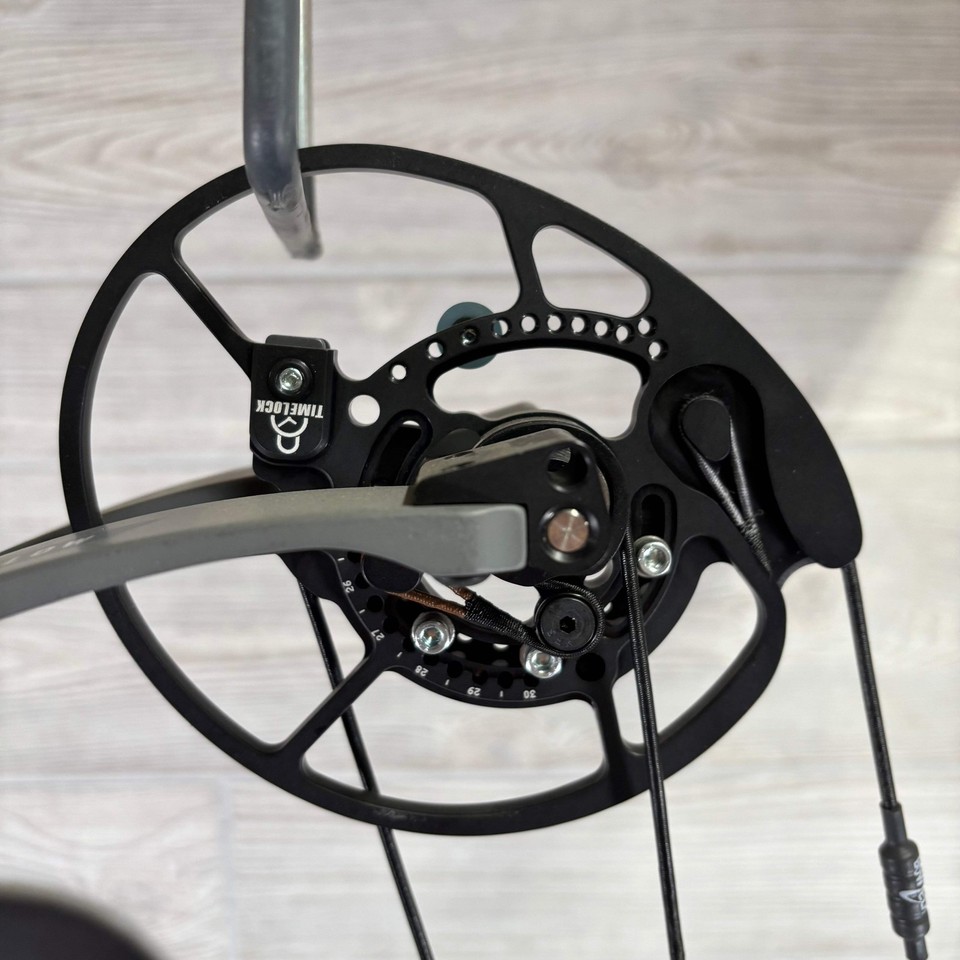 Bowtech Proven 34 Smoke Grey Medium Cam Right Handed 25-30" 60-70lbs | eBay