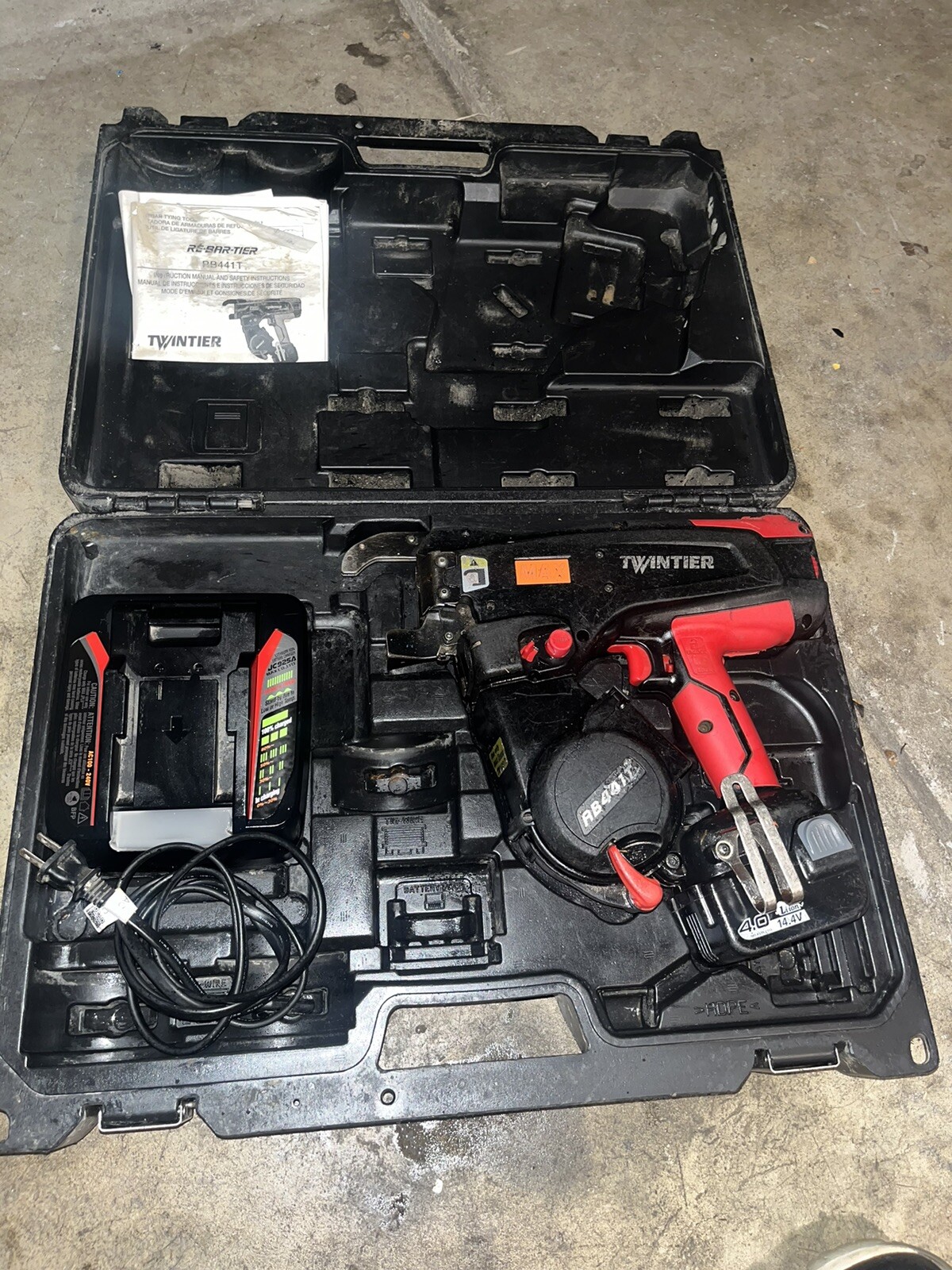 MAX RB441T TwinTier Cordless Rebar Tie Wire Machine w 4.0 battery ...