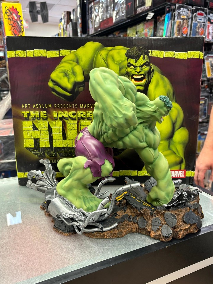 Incredible Hulk Statue (Marvel Comics, Diamond Select) Open Box | eBay