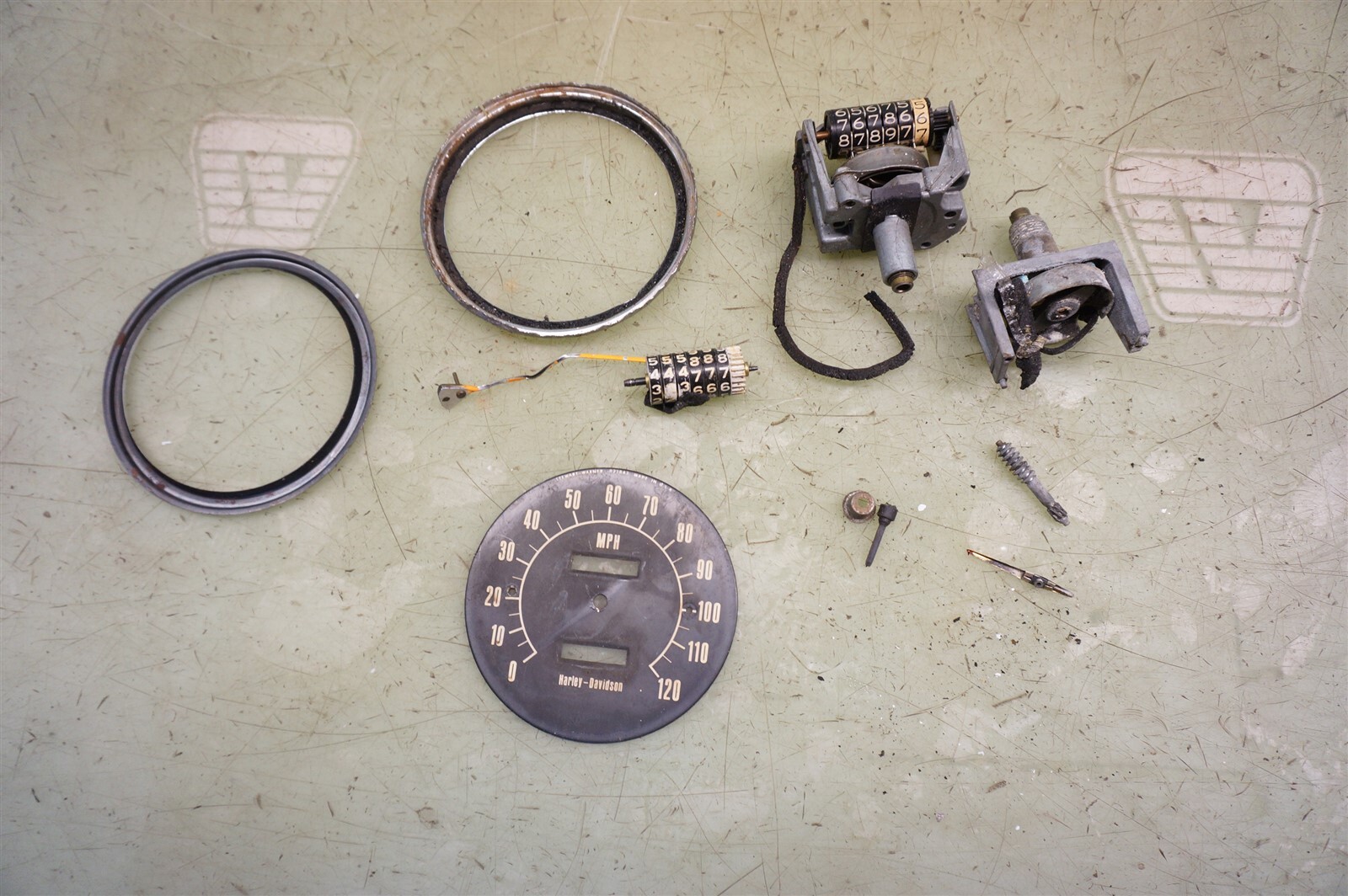 OEM Harley Knucklehead, Panhead Shovelhead speedometer parts Face lot ...