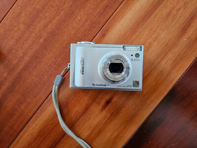 Fujifilm F10 Super CCD fixed lens camera | eBay