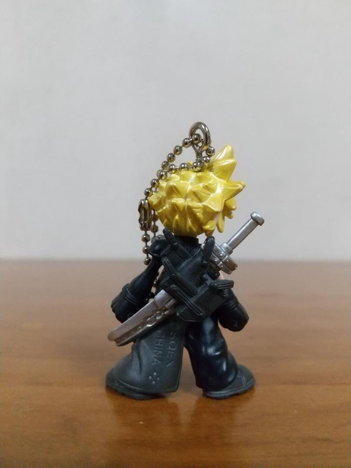 Final Fantasy 7 Cloud Strife FF7 Advent Children Mini Figure Swing ...