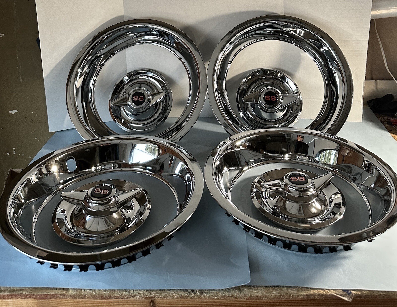 (4) 2 BAR SPINNERS CENTER CAPS (4) 15x8 TRIM RINGS FOR 15x8 RALLY ...