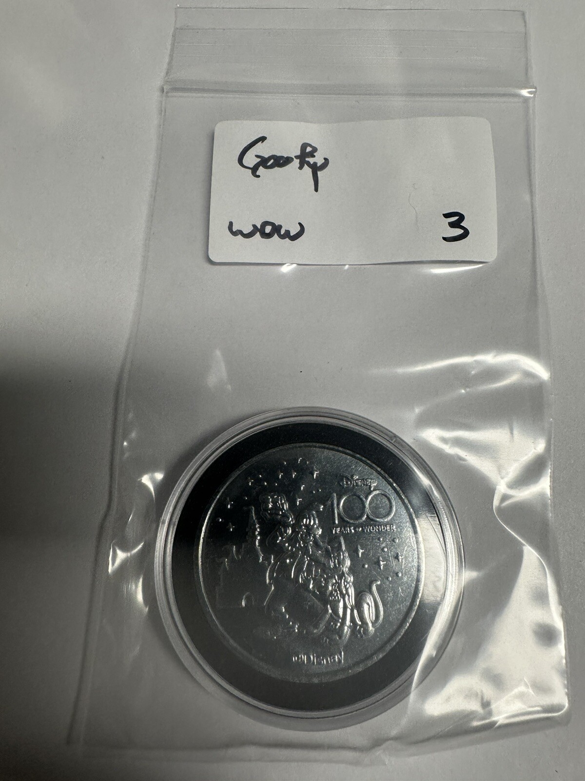 WALT DISNEY WORLD Giddy And Pluto 100 YEARS OF WONDER SILVER MEDALLION ...