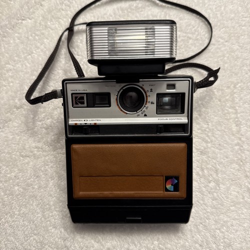 1970s Kodak Colorburst 100 Instant Camera with Strap and Flash. Works ...