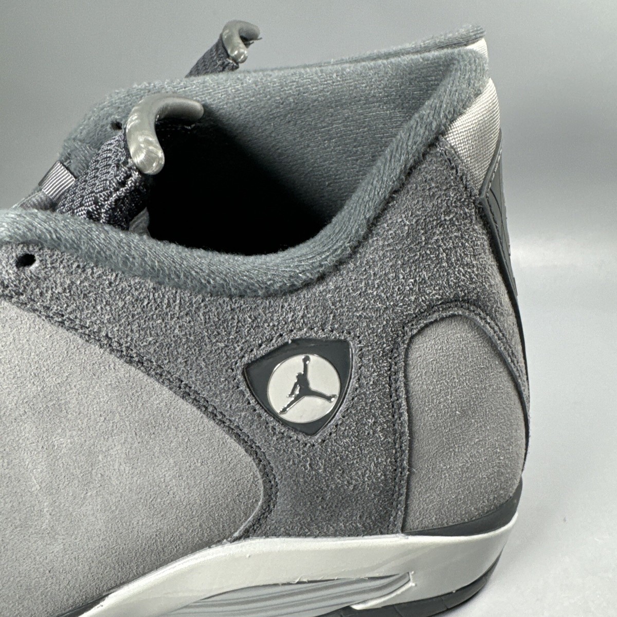 Retro 14 Cinza Legal