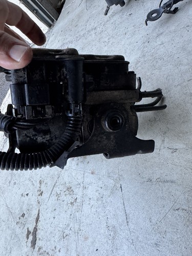 2003-2005 Chevy Suburban 2500 ABS Pump/Module Assembly (Non Traction ...