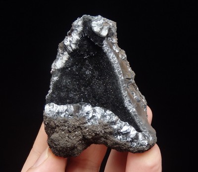 PYROLUSITE - very interesting geode with crystals --- MOROCCO Imini ...