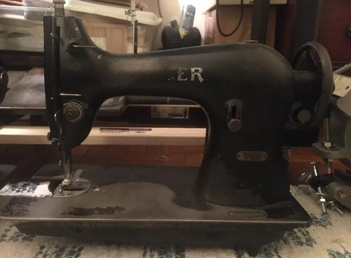 SINGER 95-1 ORIGINAL RARE ANTIQUE 1910 INDUSTRIAL SEWING MACHINE ...