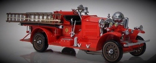 Vintage Classic Antique Red Fire Engine Truck Metal Dream Model Car ...