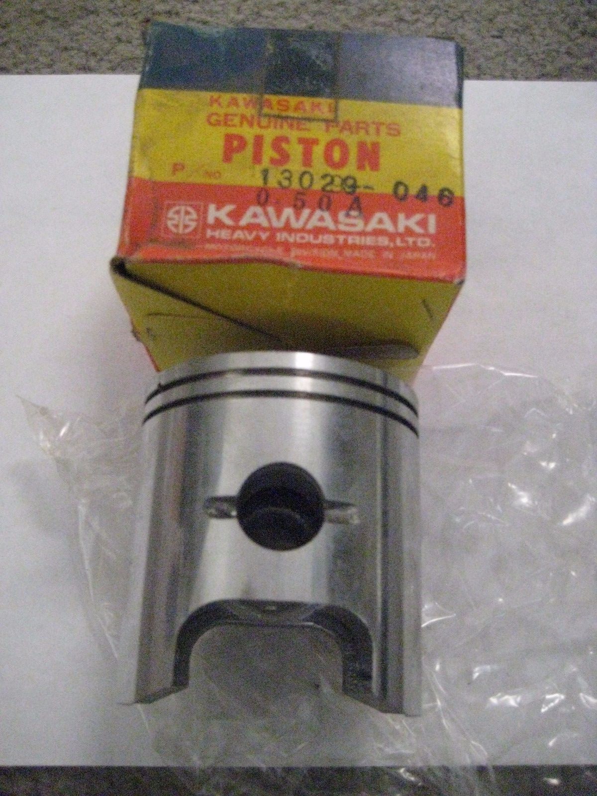 KAWASAKI F8 250cc 1971 KAWASAKI PISTON 0.020" O/S OEM #13029-046 for ...