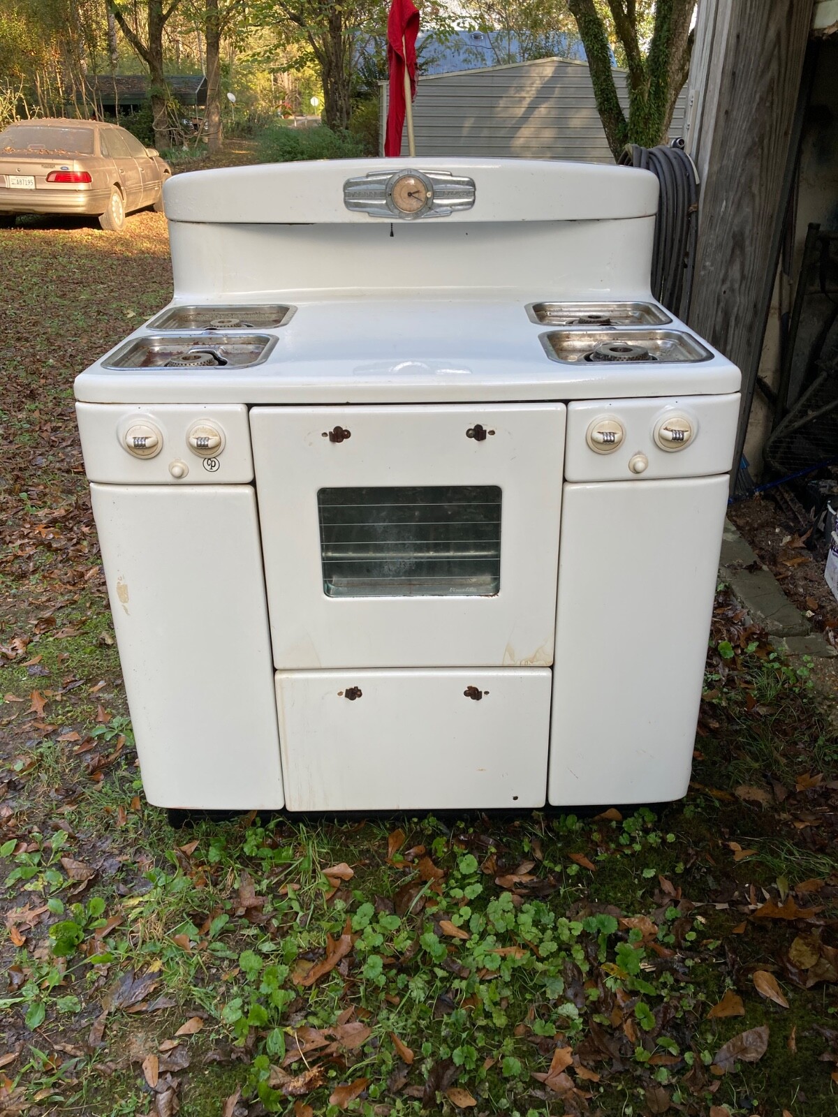 Tappan antique stove, porcelain with porcelain eye covers, complete ...