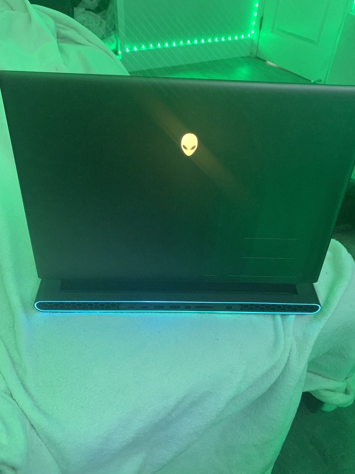 Alienware M18 R1 AMD Ryzen 9 32GB RAM 1TB SSD Gaming Laptop | eBay