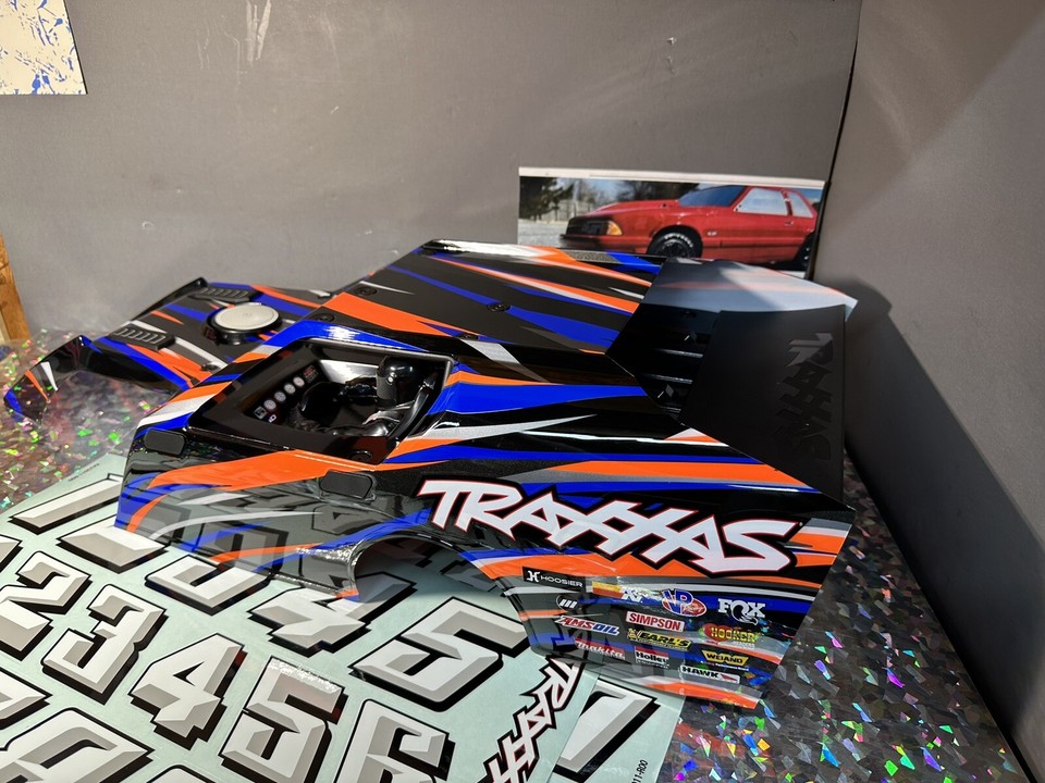 Traxxas MODIFIED mudboss Body Painted Complete Clipless NEW Blue Orange ...