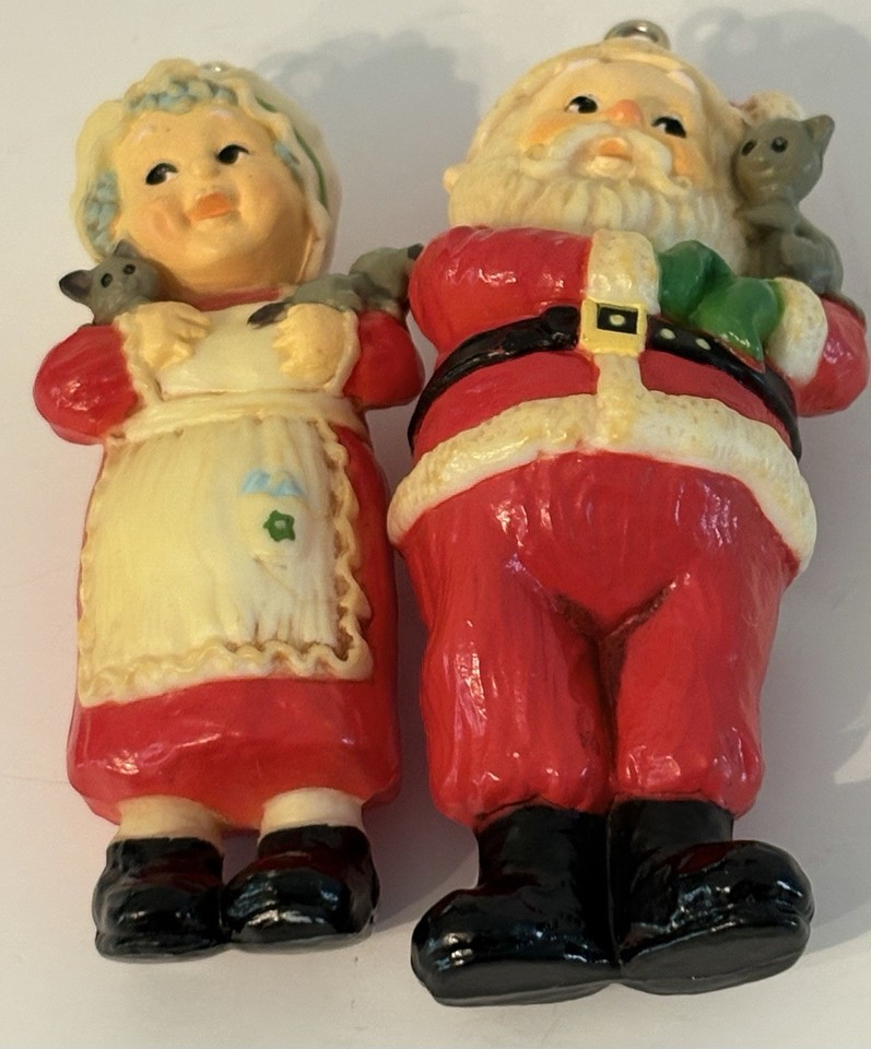 Vintage 70s Hallmark Santa & Mrs Claus Holding Kittens Cat Christmas ...