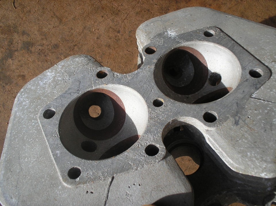 Triumph 650 unit 1968 DAMAGED E3663 BARE cylinder head SPARES OR REPAIR ...