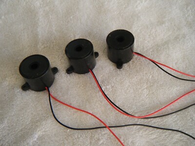 Lot of Three 3.3kHz, 9v, 12v, 8-15vdc Piezo alert type Electric DC ...