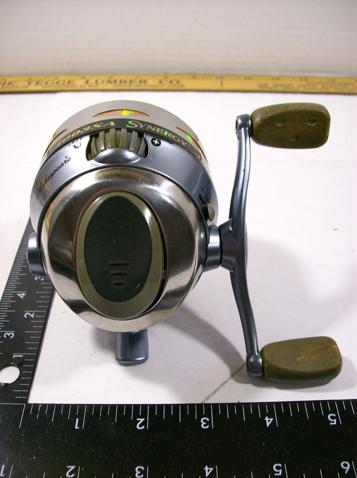 Shakespeare "SYNERGY 4003SA" Musky Size Spin Cast Reel -3.2:1 Ratio ...