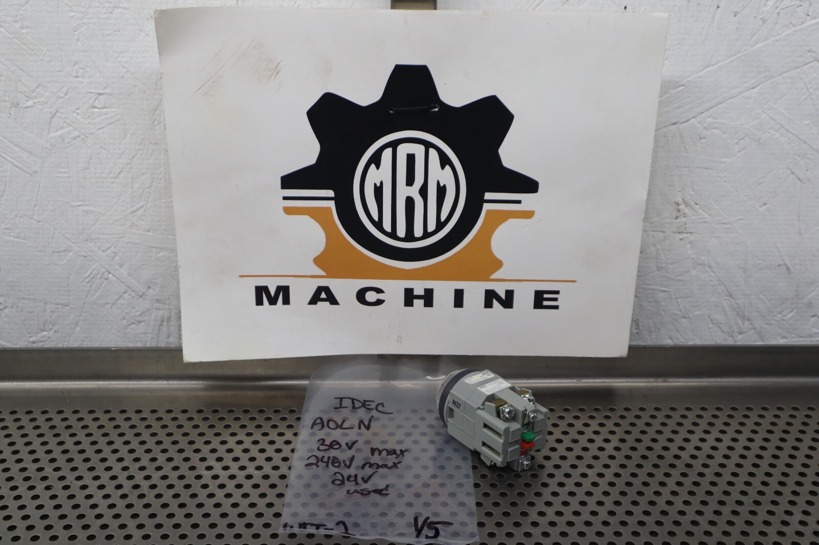 IDEC ALN Illuminated Pushbuttons 24V Used With Warranty (Lot of 5) See ...