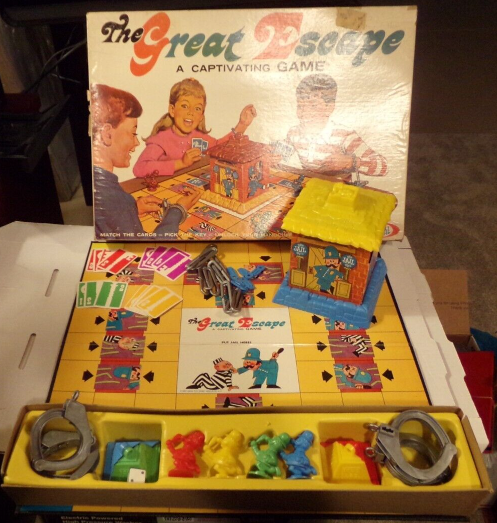 THE GREAT ESCAPE Board Game 1967 by IDEAL - Complete Exc 1 Card -Jail ...