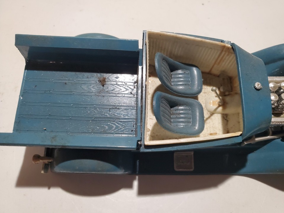Monogram Blue Beetle Surfboard 1929 Ford Model A Truck 1:24 Plastic ...
