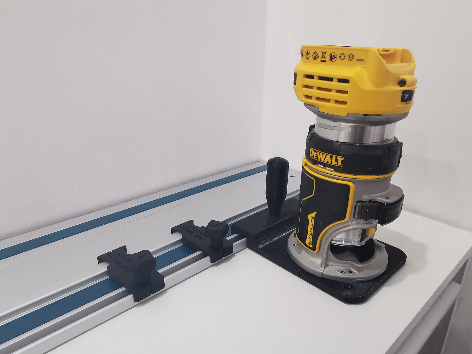 Adaptor Dewalt router DCW600 DCW604 D26200 to guide rail track groove ...